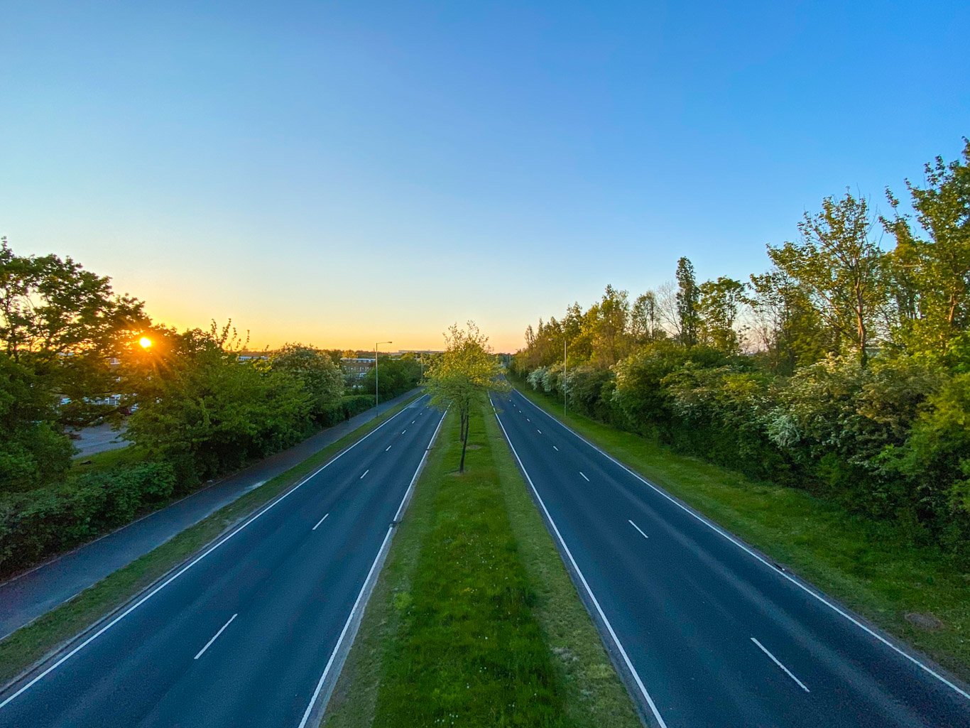 125-2020 - Empty Road | Ozgo Productions
